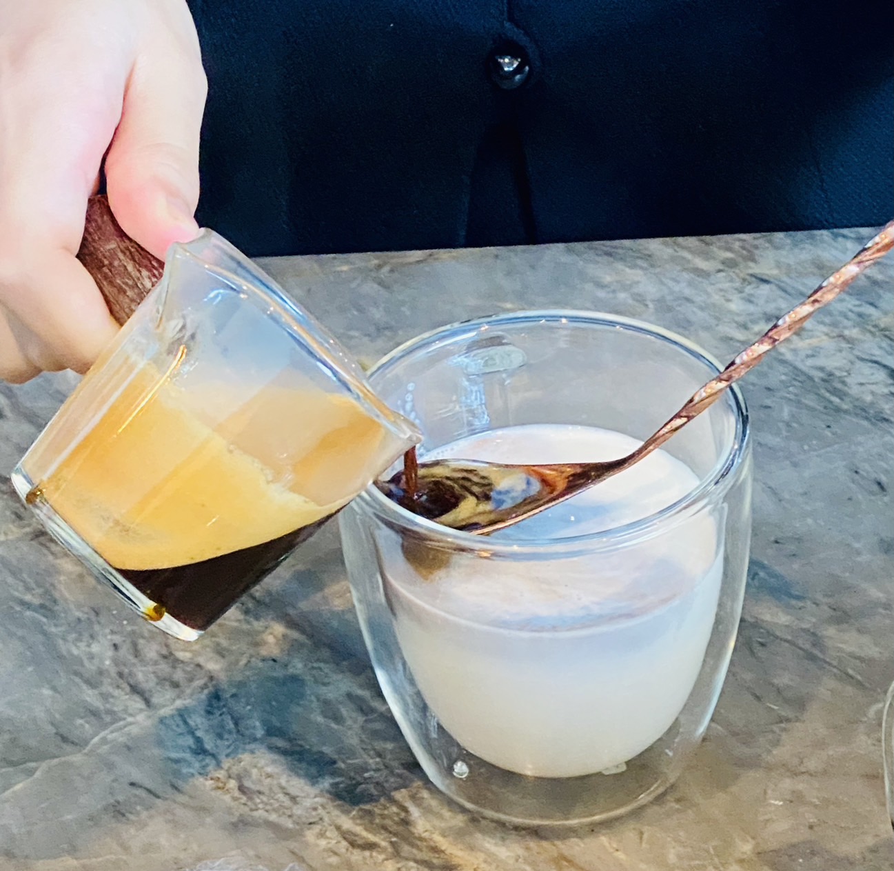 近年新寵Dirty咖啡和髒髒咖啡傻傻分不清楚？ - 咖啡知識，咖啡推薦，咖啡知識家 COFFEE+